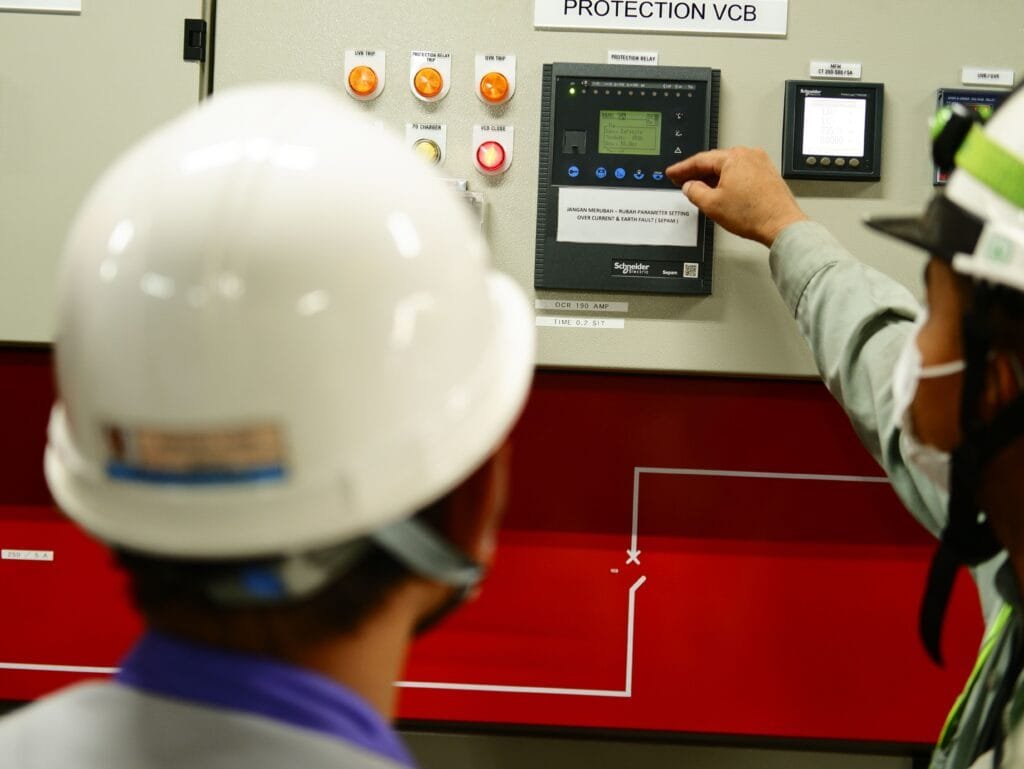 How AI Drives Cost Reduction in Manufacturing Industry - Faber Infinite